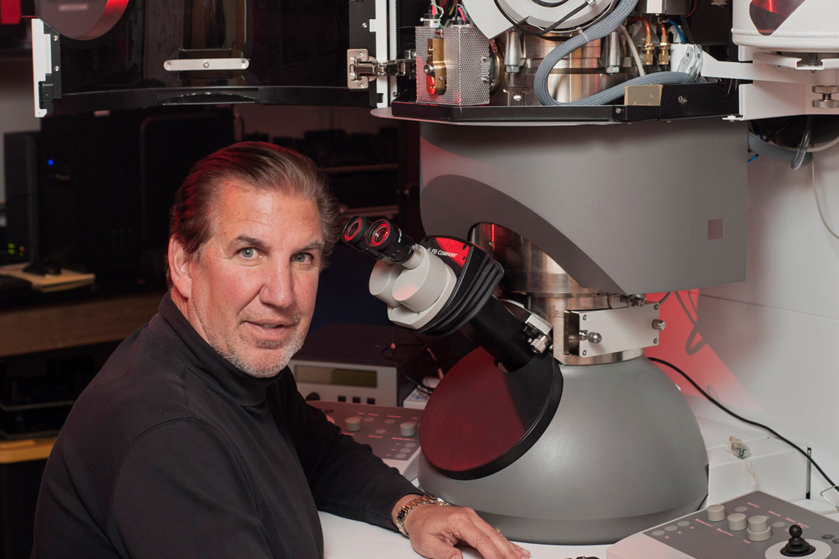 Meet the Man Who Takes Pictures of Microbes | Discover Magazine