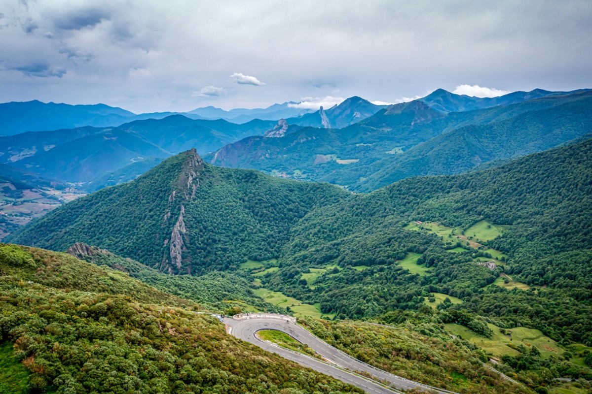 DNA From Cave Dirt Unearths Genetic Roots of the Red Lady of El Mirón ...