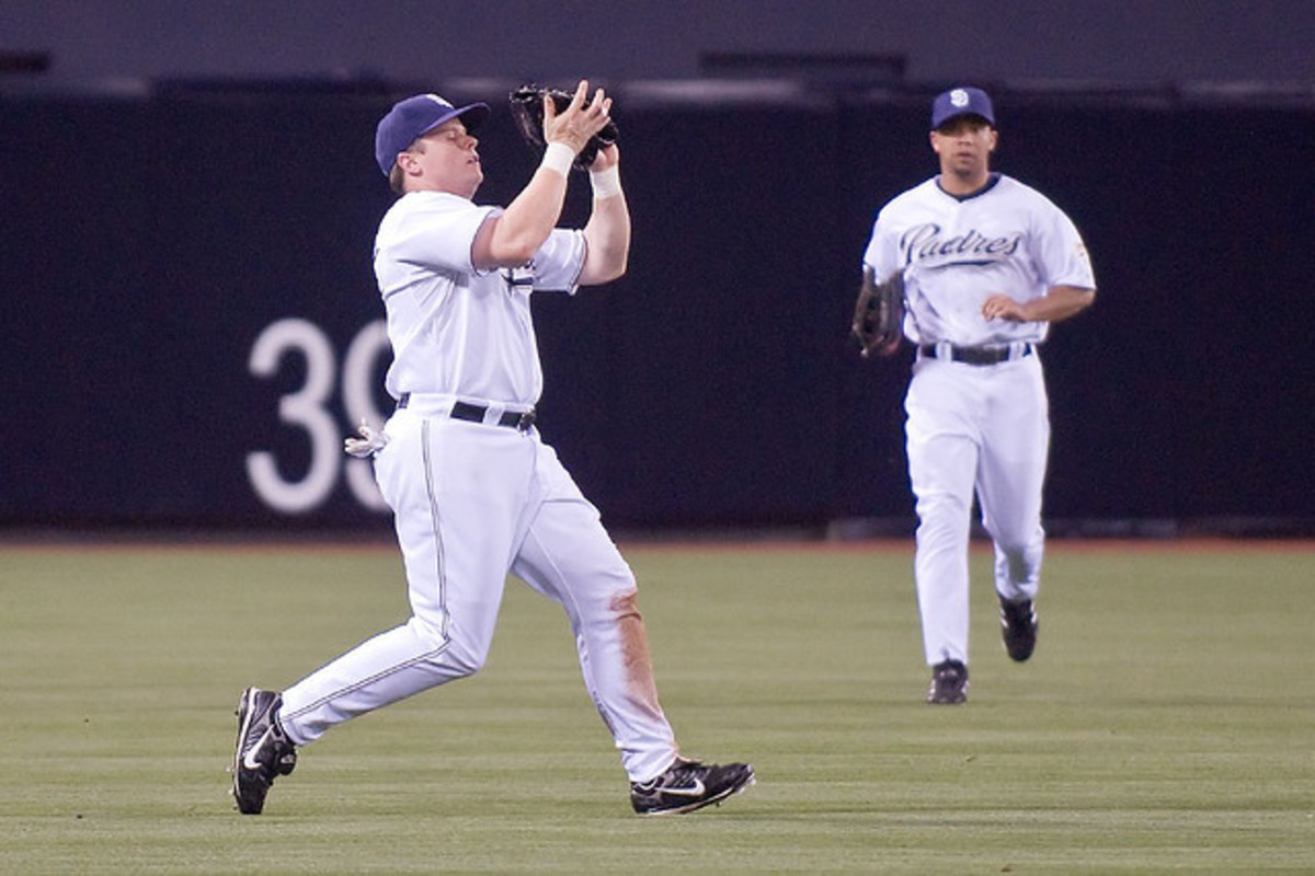 NCBI ROFL: How baseball outfielders determine where to run to catch fly ...