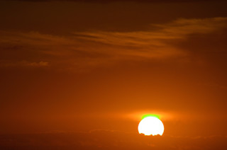 The Mysterious Green Flash at Sunset – The Science Behind the Myth and Where to See It ...