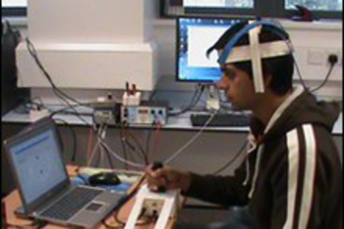 Boosting a Brain Wave Makes People Slower—and Worse at Video Games ...