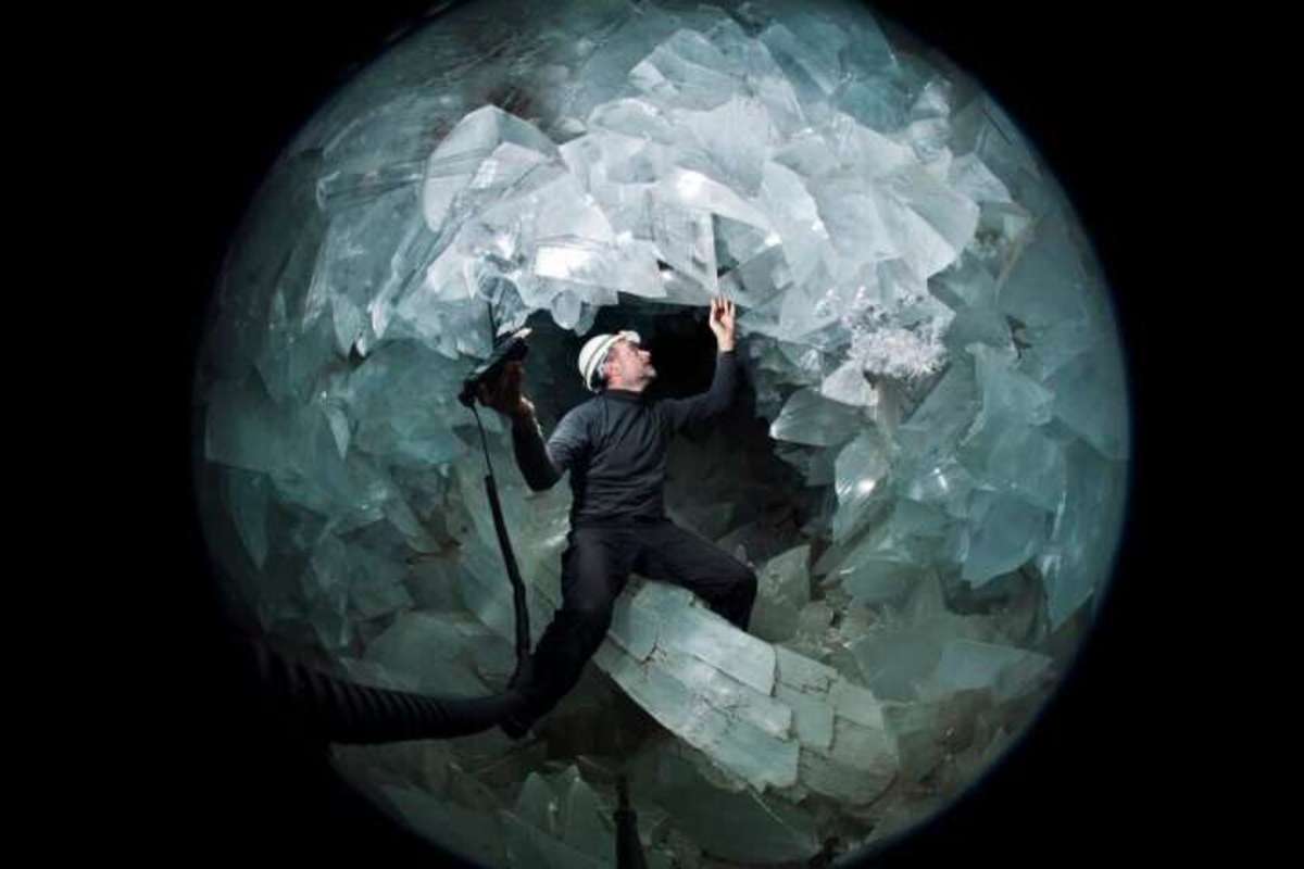 The Giant Geode of Pulpi is 25 Feet Long. Now Scientists Know How it ...
