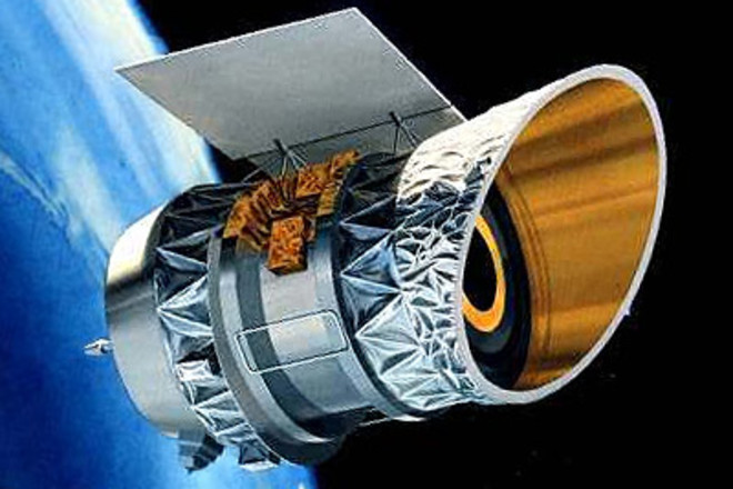 Two Defunct Satellites Barely Miss Each Other Above Earth | Discover ...