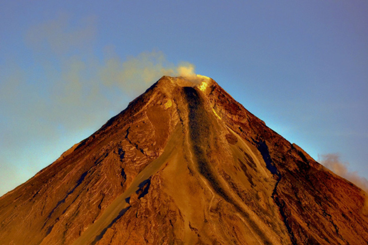 New Eruptions at Mayon in the Philippines Prompts Evacuations ...